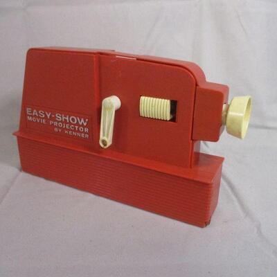 Lot 55 - Vintage Kenner Easy Show Movie Projector | EstateSales.org