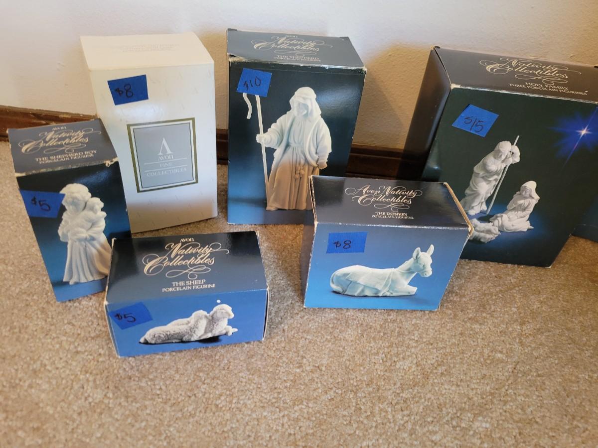 Avon Porcelain Nativity Set | EstateSales.org