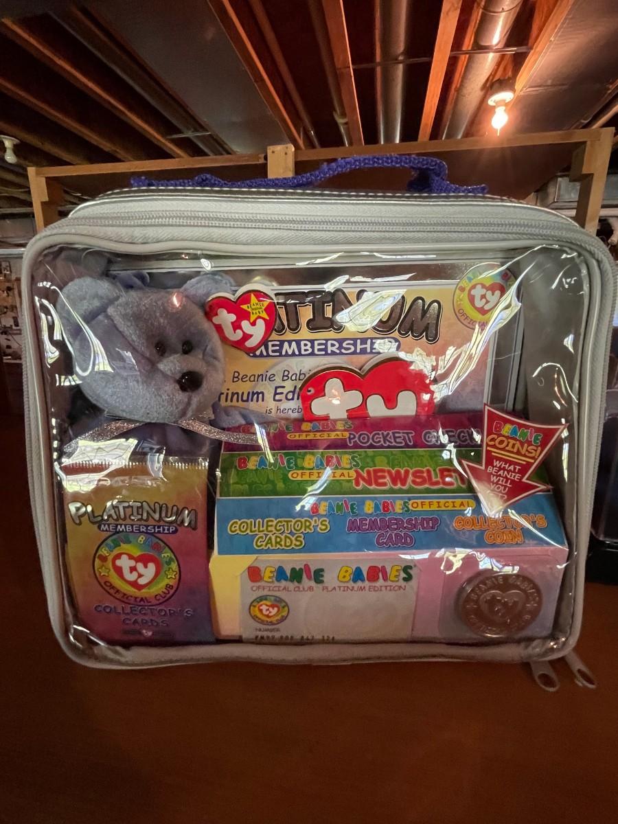 Ty Beanie membership kit / original | EstateSales.org