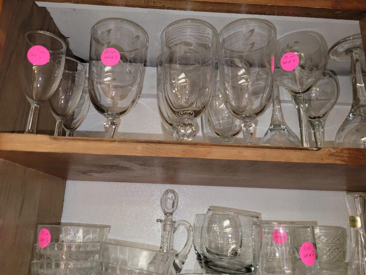 Top Shelf Only Crystal Sets | EstateSales.org