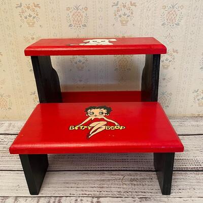 Betty Boop Two Step Foot Stool | EstateSales.org