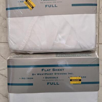 Lot 120 s Set of Full flat and fitted Westpoint Stevens sheets White ...