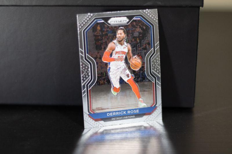 Derrick Rose Prizm Card | EstateSales.org