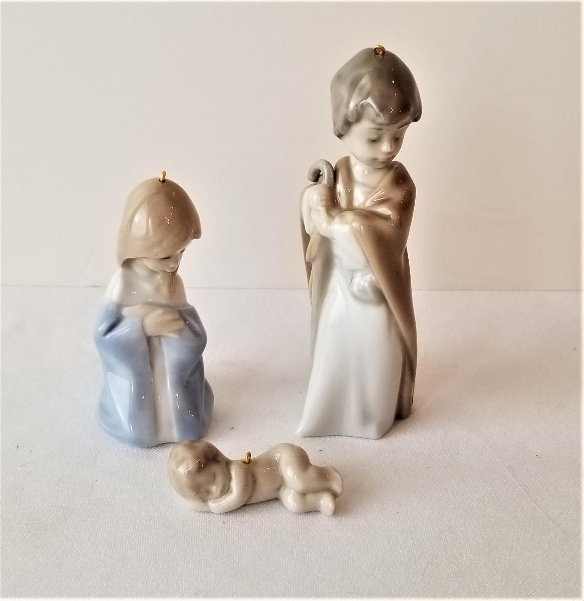 Lot #104 LLADRO Mini Nativity - 3 pieces | EstateSales.org