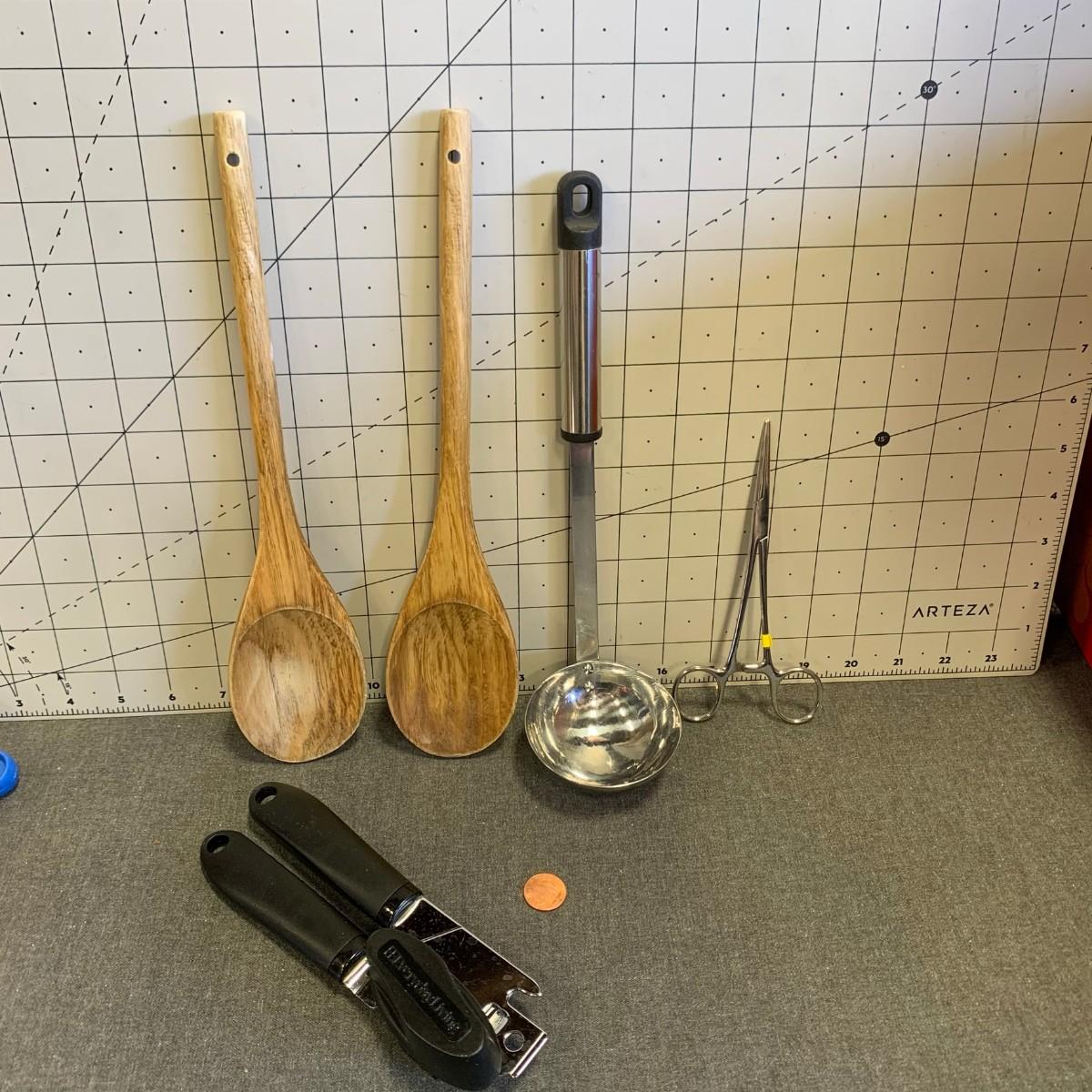 #188 Wooden Spoons, Scissors, Can Opener & More | EstateSales.org