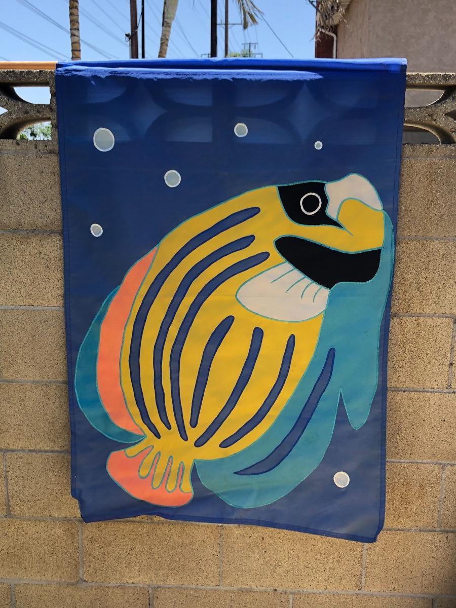 Hawaiian fish flag | EstateSales.org