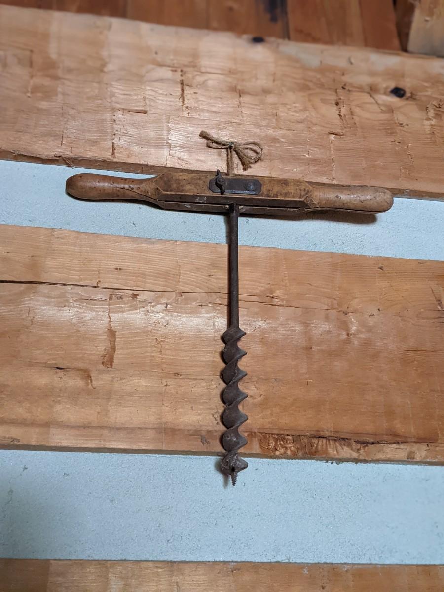 Antique Auger hand drill, you don't need no stinkin' power ...