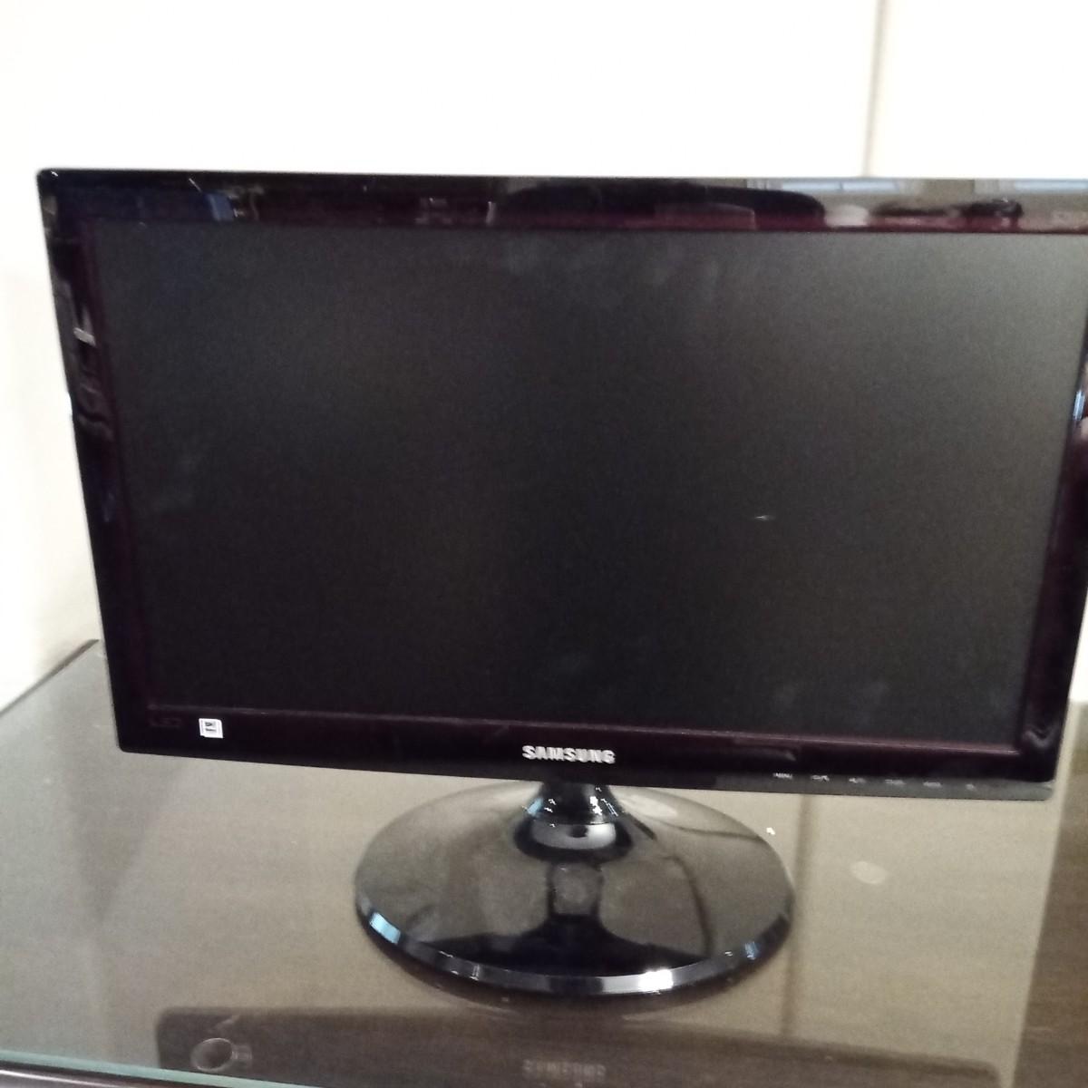 Samsung Monitor 26" | EstateSales.org