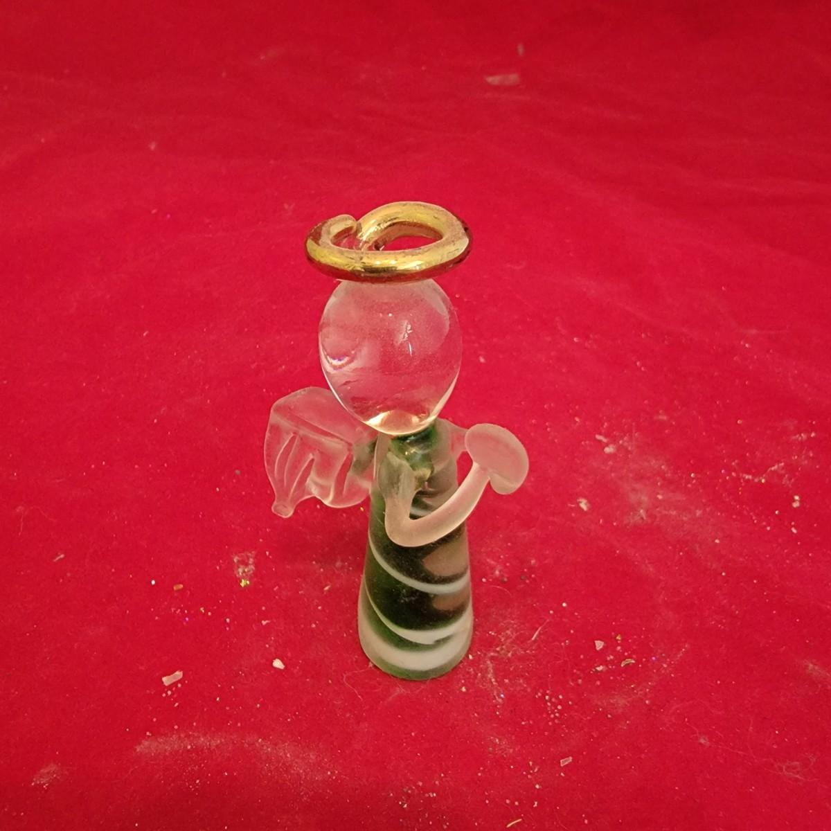 Small Glass Angel | EstateSales.org