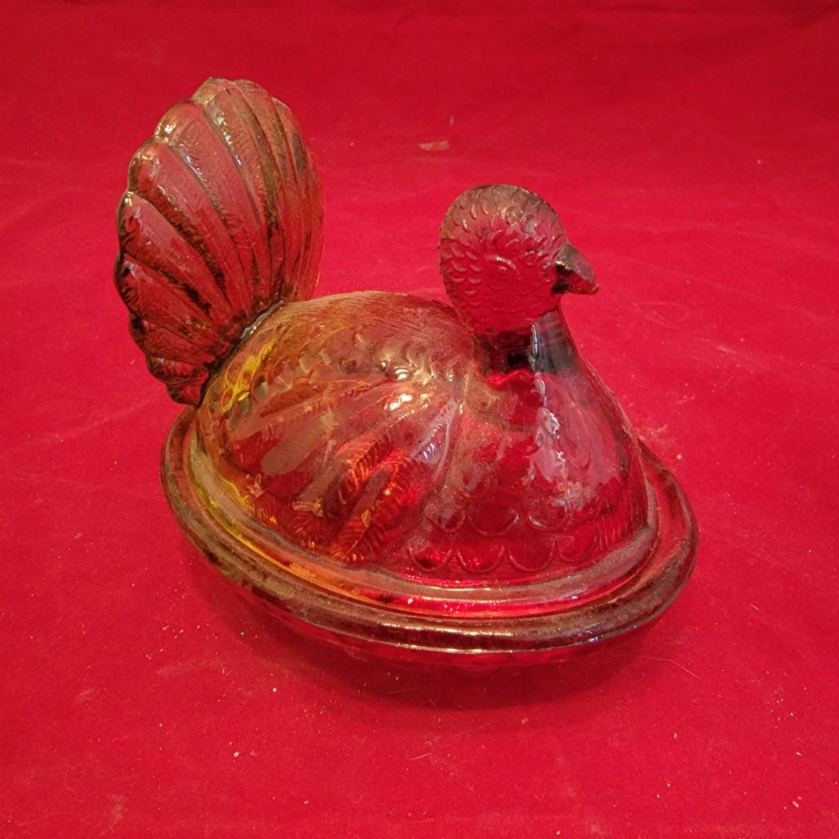 Red Hen dish | EstateSales.org