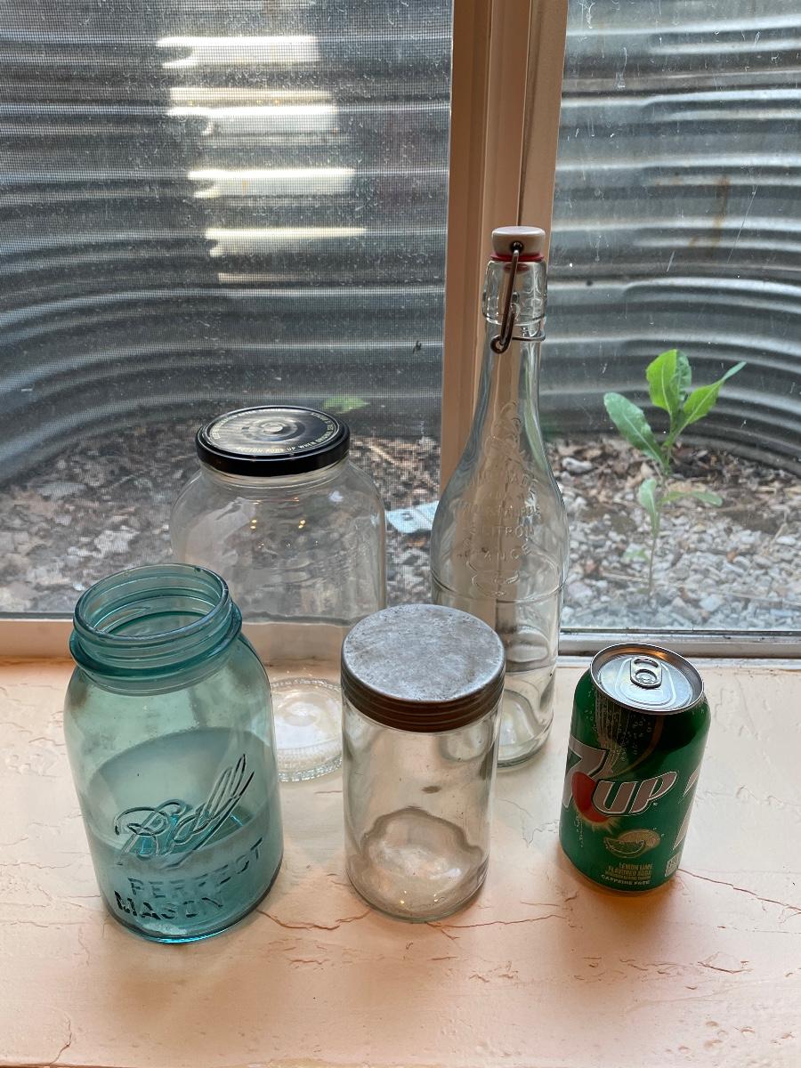 #206 Random Glass Jars Lot of 4 | EstateSales.org