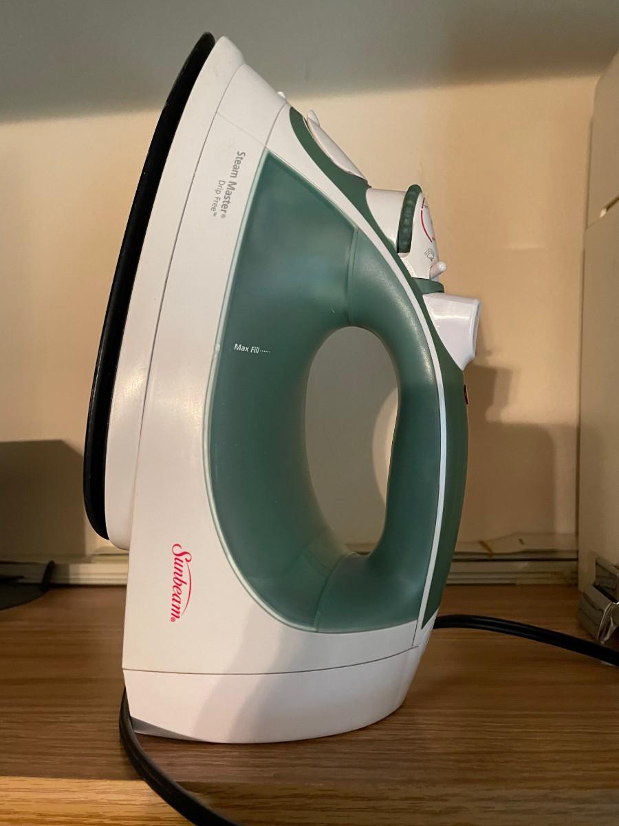 Sunbeam Iron | EstateSales.org