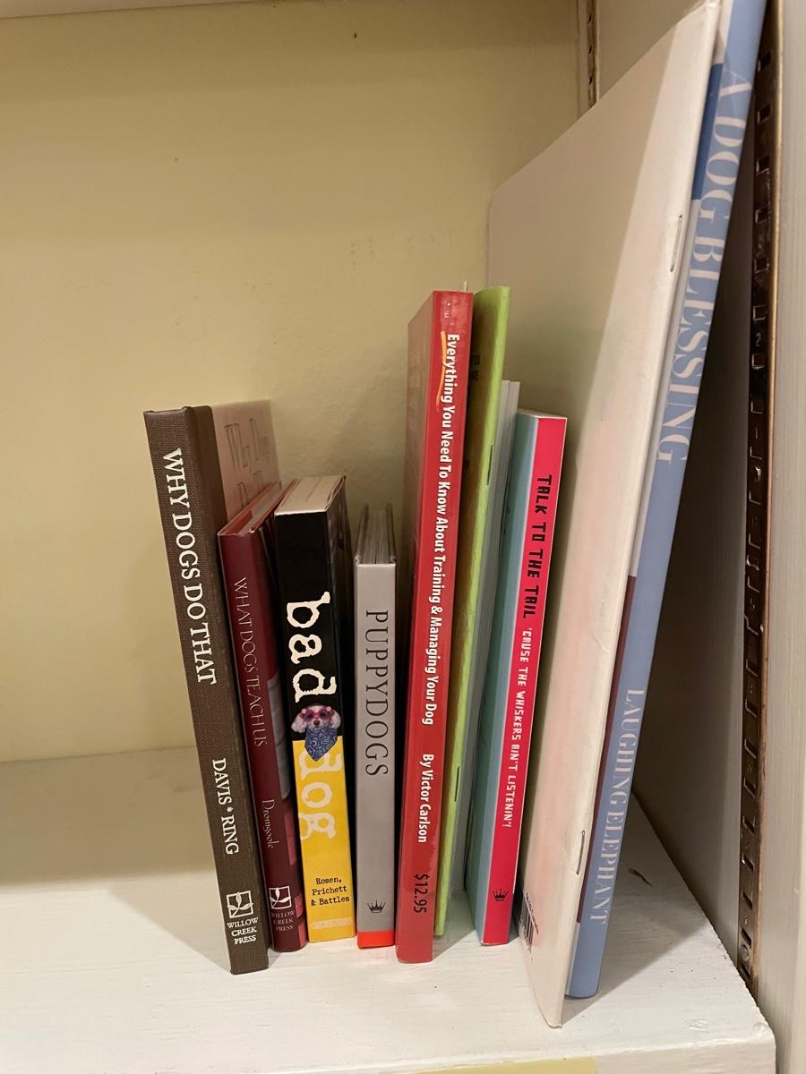 Lot 165 Books on Dogs | EstateSales.org