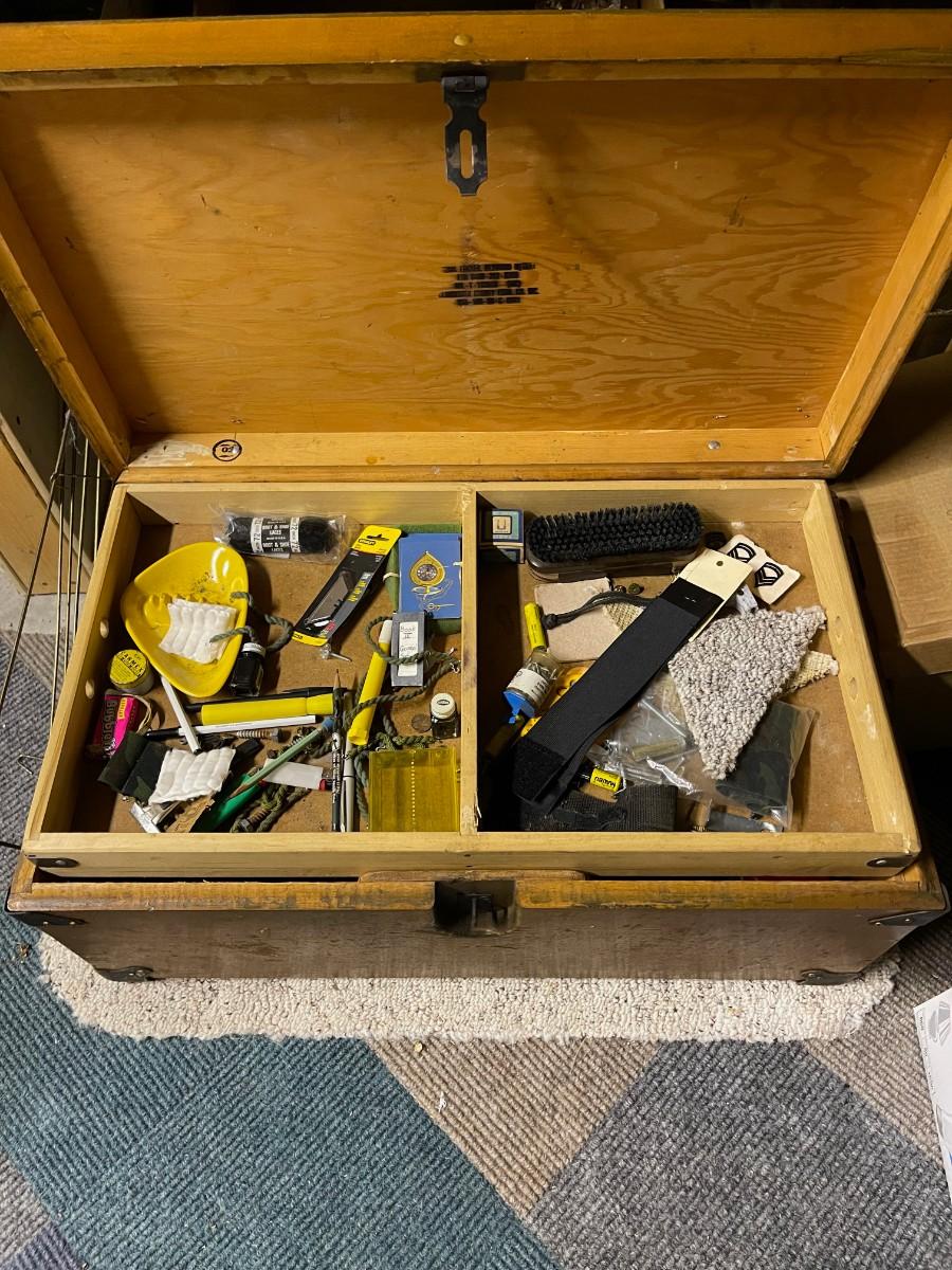 Military foot locker / Vietnam era | EstateSales.org