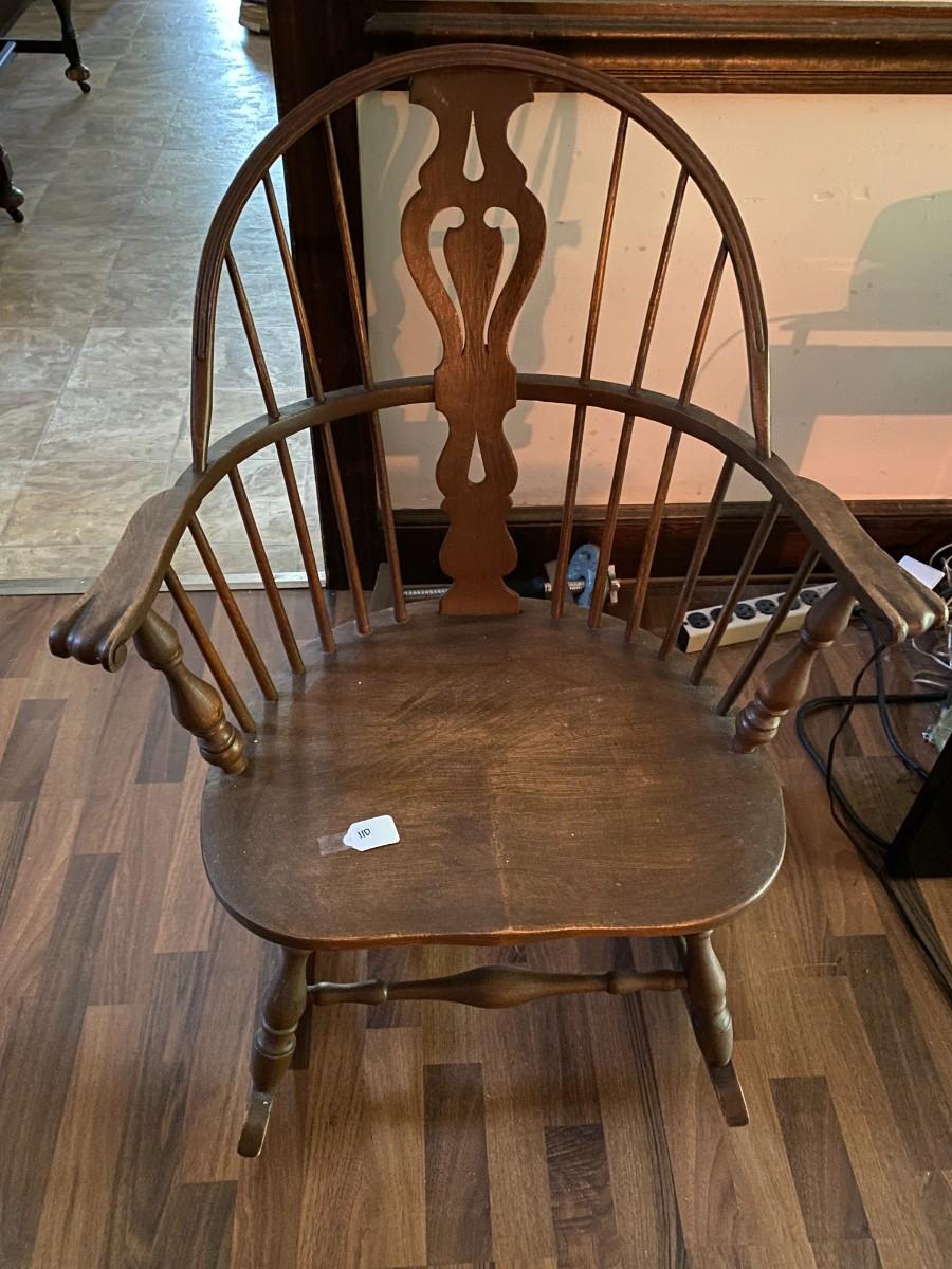 Curve Back Windsor Rocker | EstateSales.org