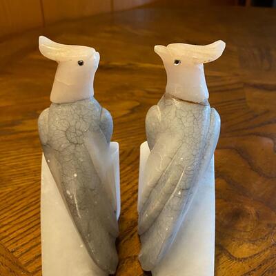 Vintage Carved Marble Stone Quartz Parrot Bird Bookends | EstateSales.org