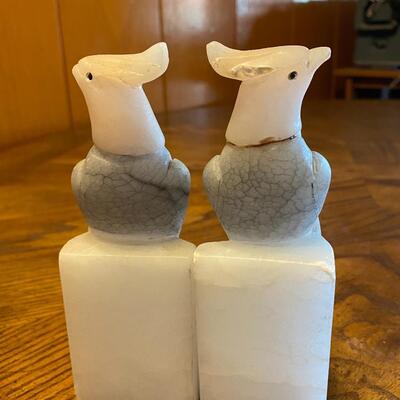 Vintage Carved Marble Stone Quartz Parrot Bird Bookends | EstateSales.org