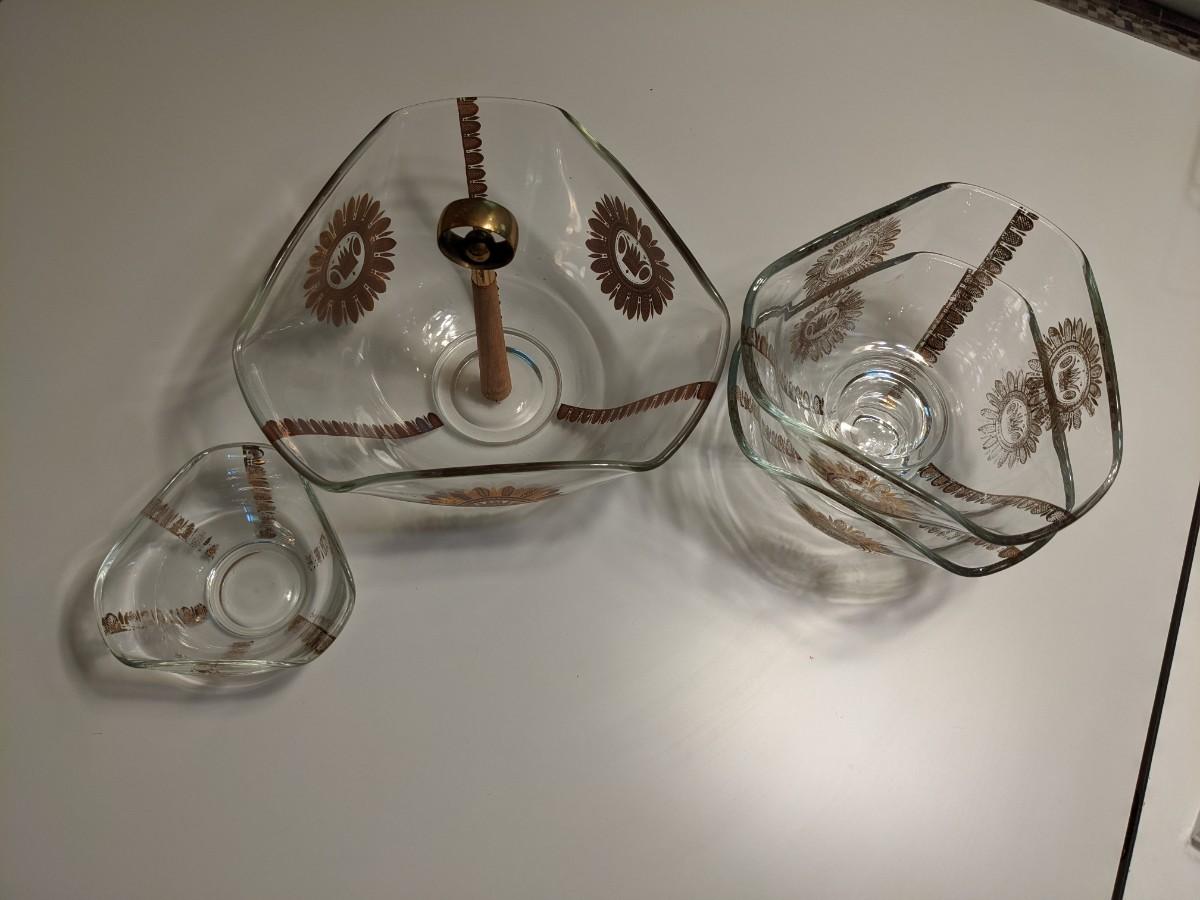 Vintage Georges Briard Pyrex | EstateSales.org
