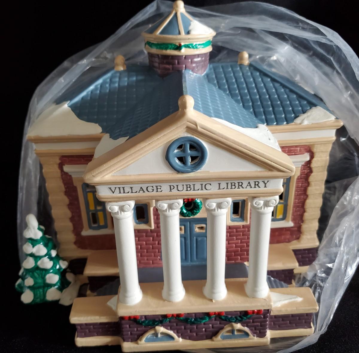 Dept. 56 Village Public Library | EstateSales.org