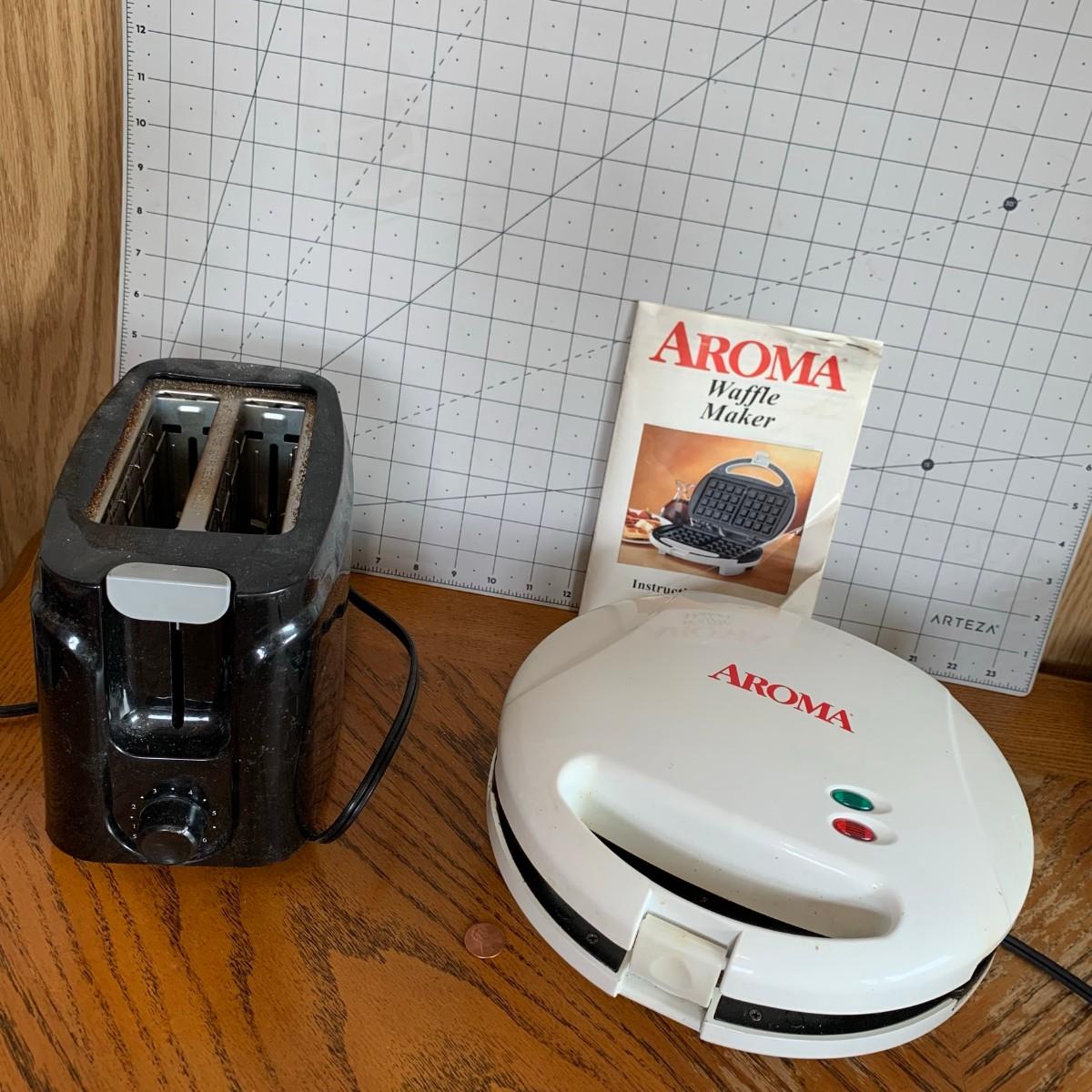 #141 Waffle Press & Toaster | EstateSales.org