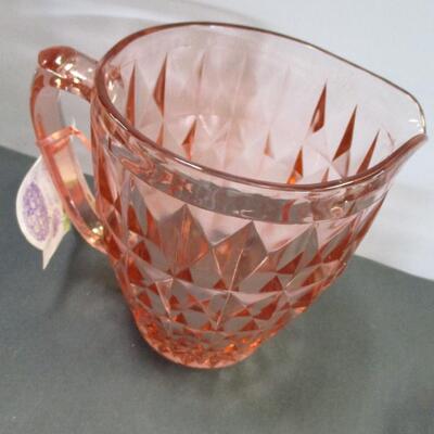 Lot 401 - Vintage Pink Depression Glass Windsor Pattern | EstateSales.org