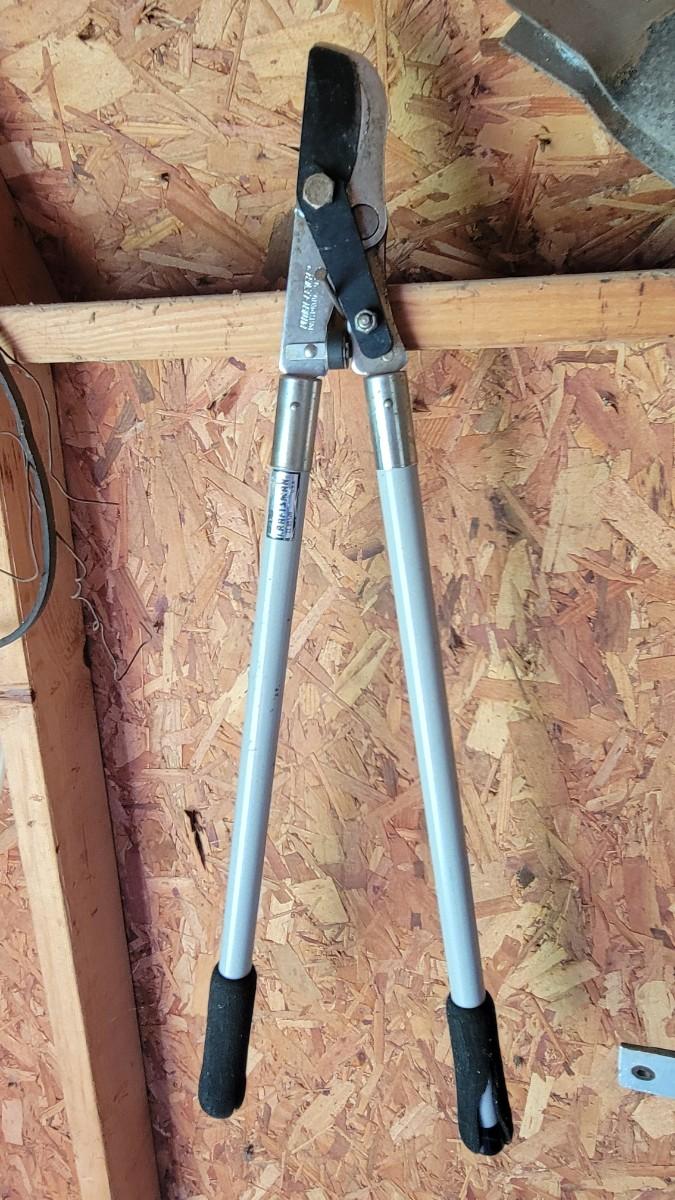 Craftsman Clippers / Trimmers | EstateSales.org