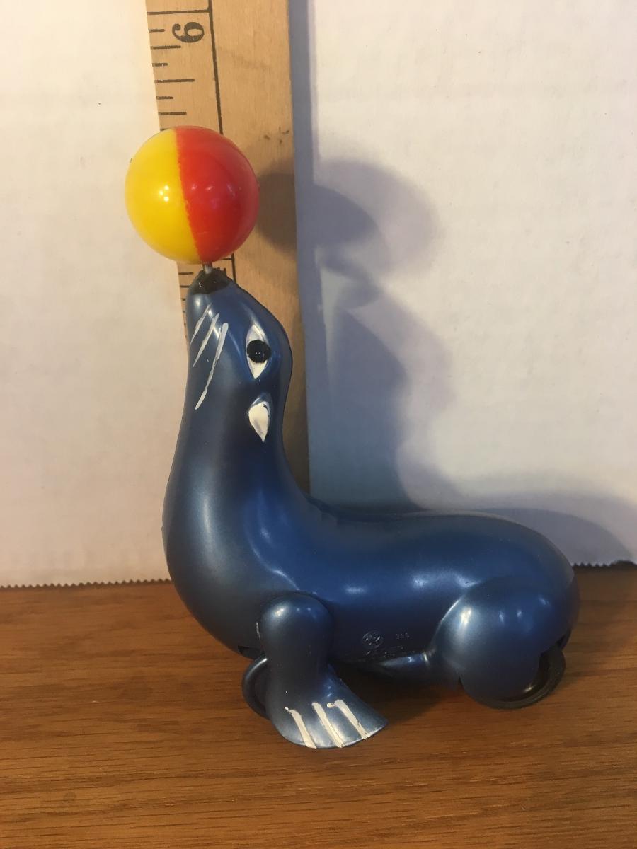 090523 Vintage 1960’s Kader Toy Friction running preforming Seal ...