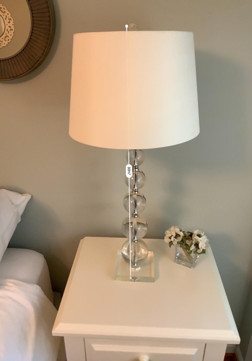 Clear Perflexed Glass Lamp | EstateSales.org