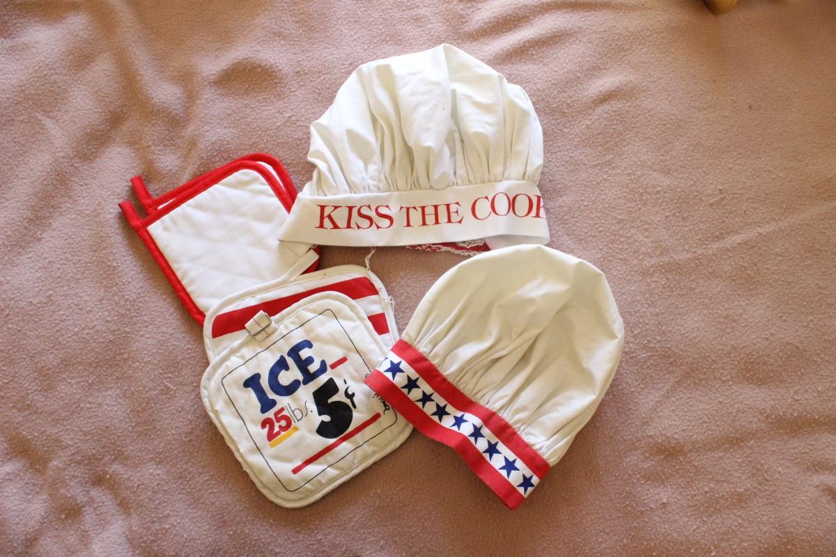 Vintage Kitchen Potholders Kiss the Cook Chef Hat | EstateSales.org
