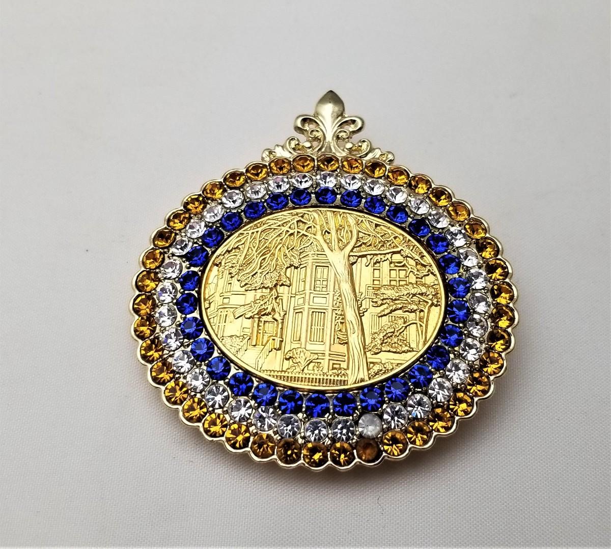 Lot #121 Colonial Dames XVII Brooch | EstateSales.org