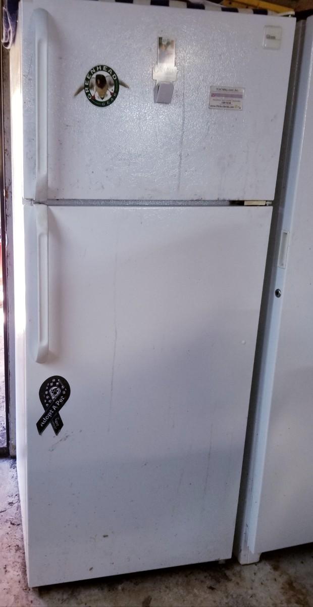 Gibson Refrigerator | EstateSales.org