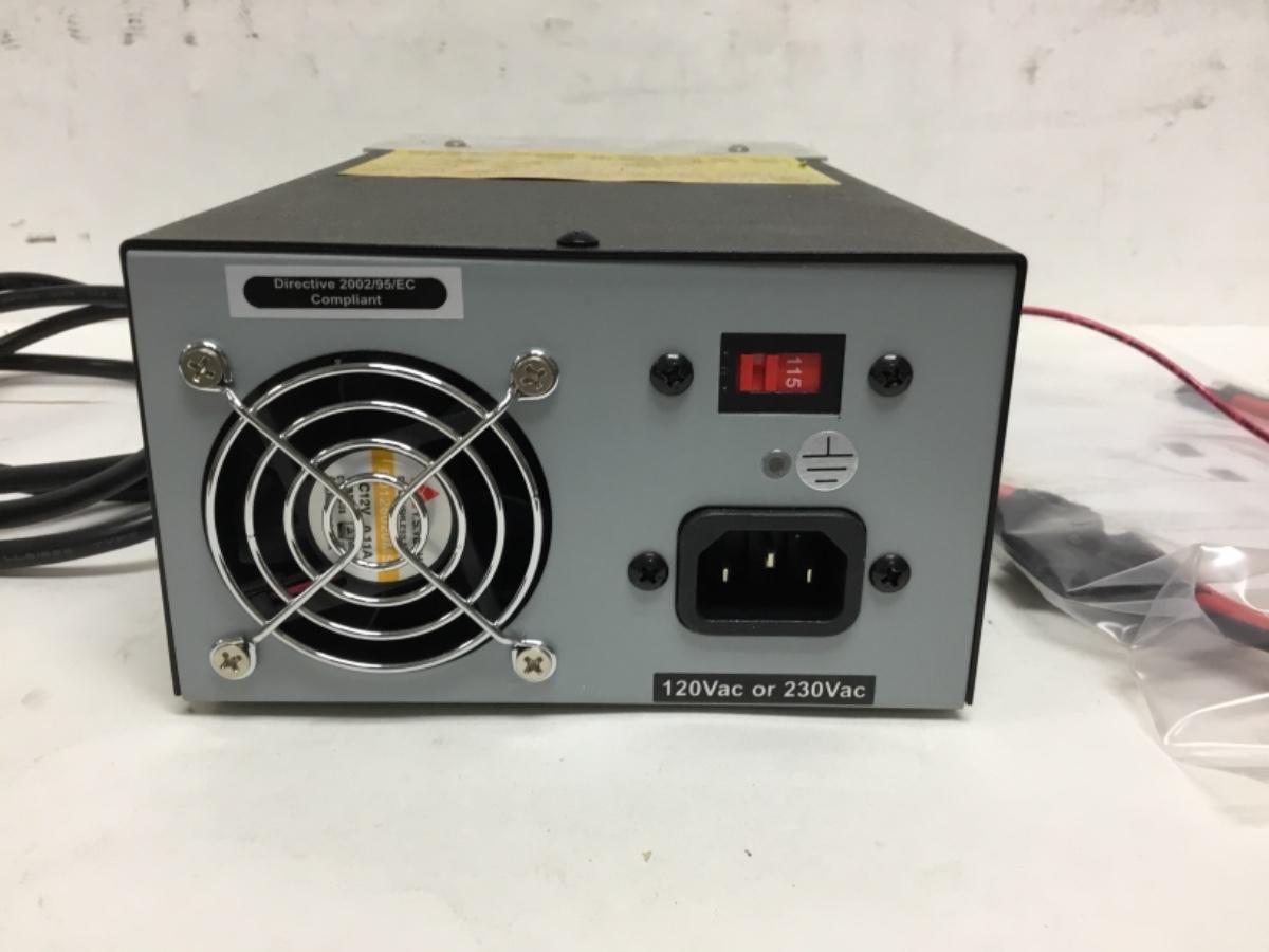 Digitrax Model Train Command Control Station Regulated Power Supply Box ...