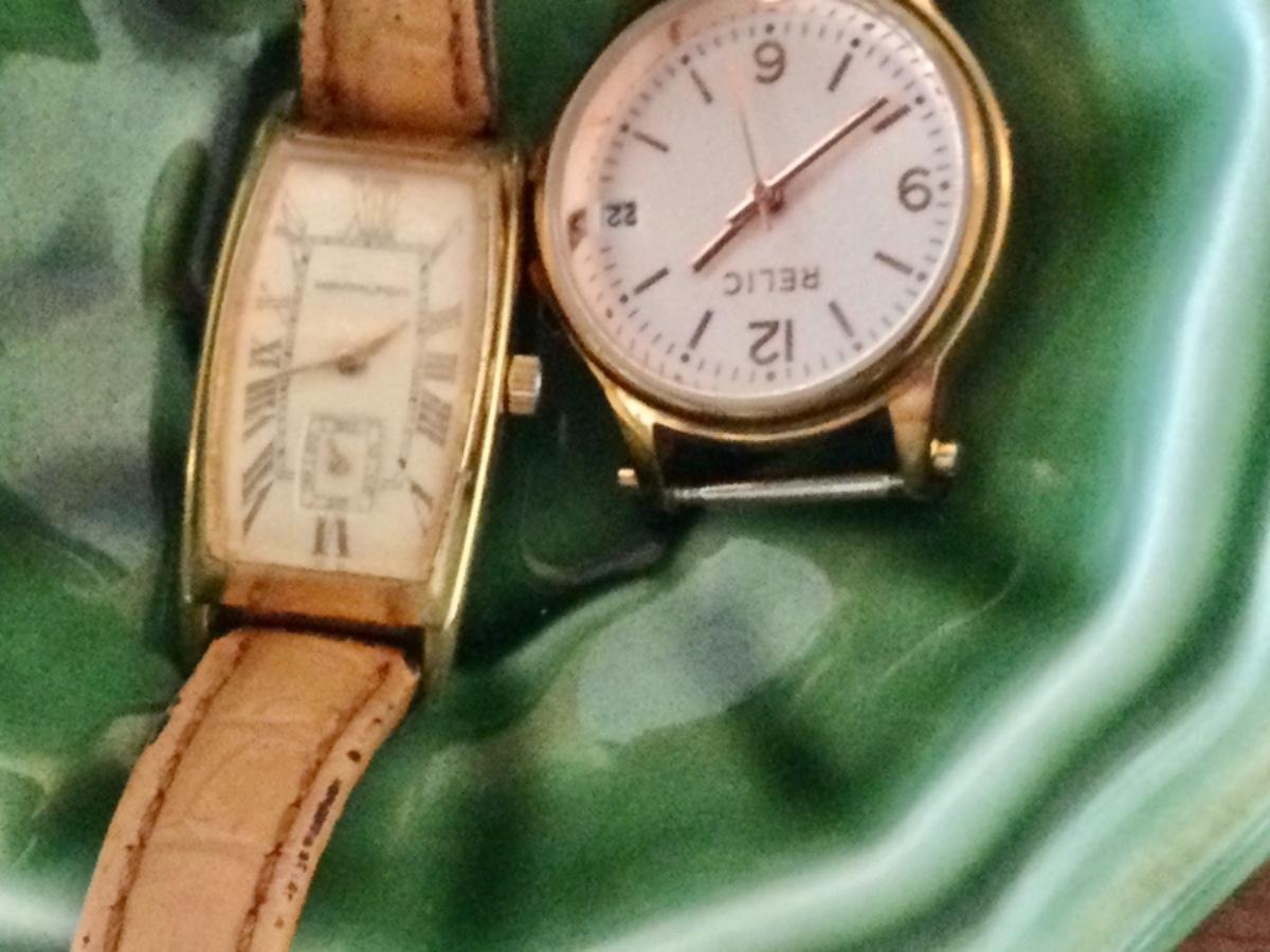 Vintage watches one Hamilton, others a Relic | EstateSales.org