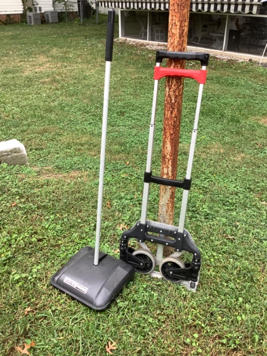 B945 Collapsible Dolly & HOKY PR3000 Electrostatic Floor Cleaner ...