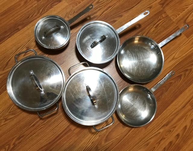 Main Ingredients 10 pc Cookware set | EstateSales.org