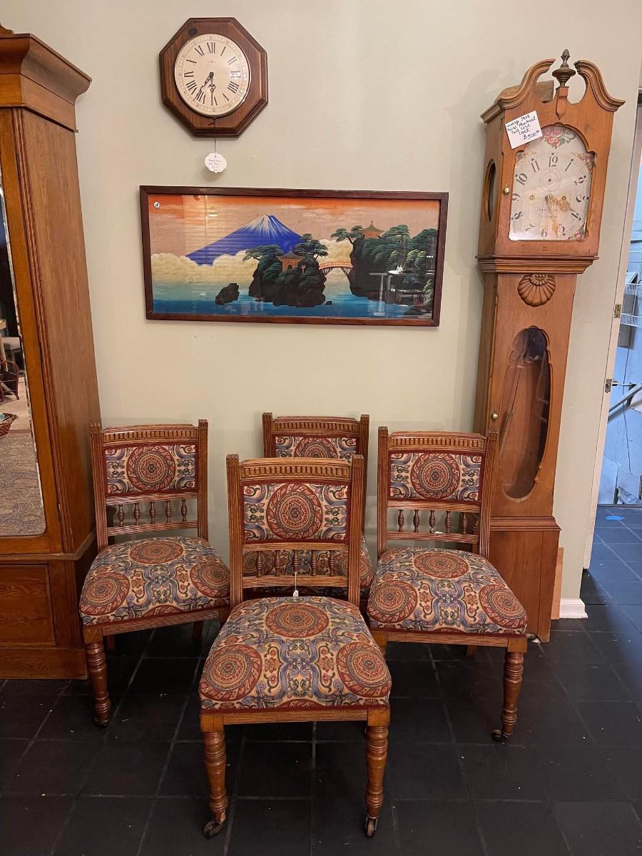 Lot 5: Clock & Chairs | EstateSales.org