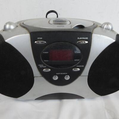 Durabrand CD and Radio Player, Works | EstateSales.org