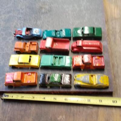 LOT 72 VINTAGE SMALL TOY CARS | EstateSales.org