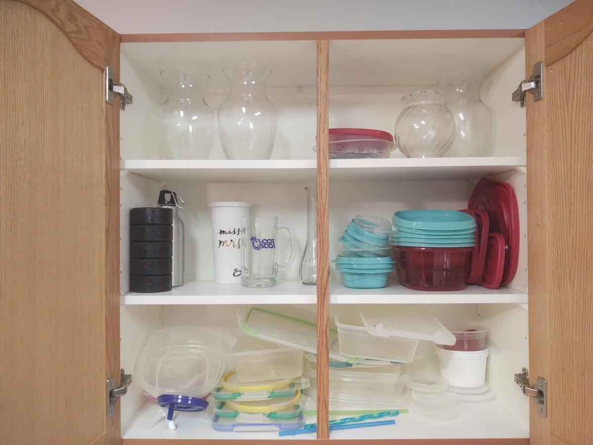 Cabinet Contents | EstateSales.org