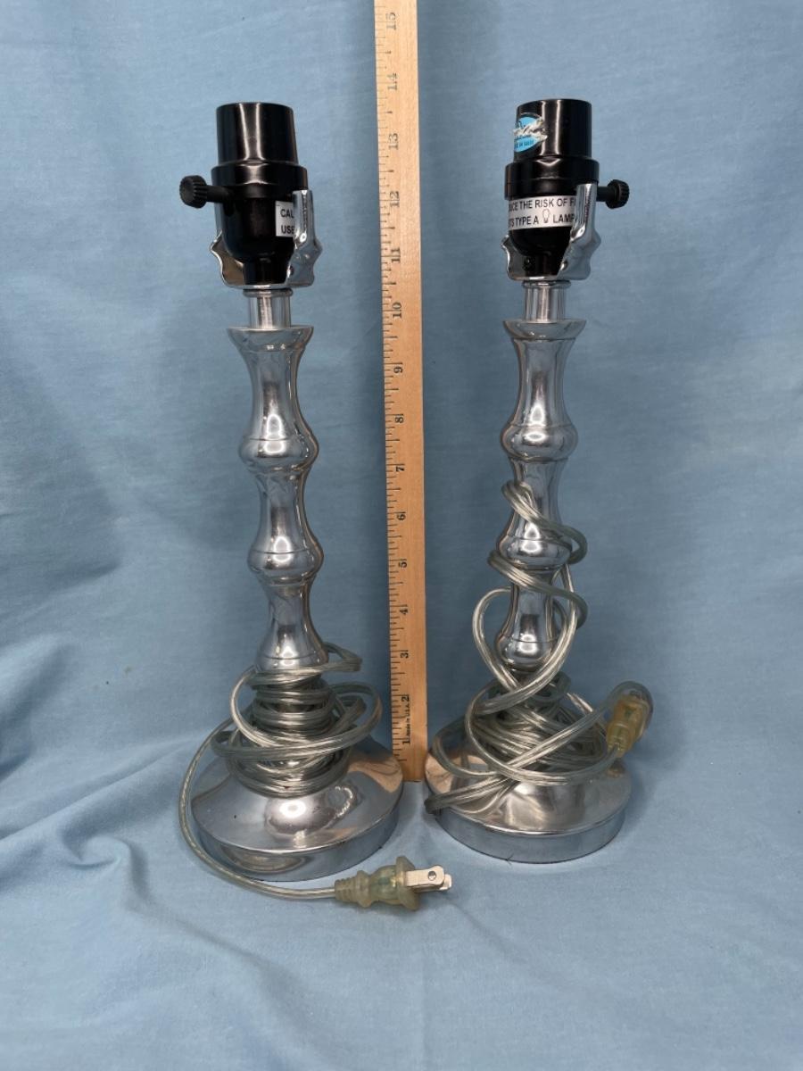 2 lamp bases | EstateSales.org