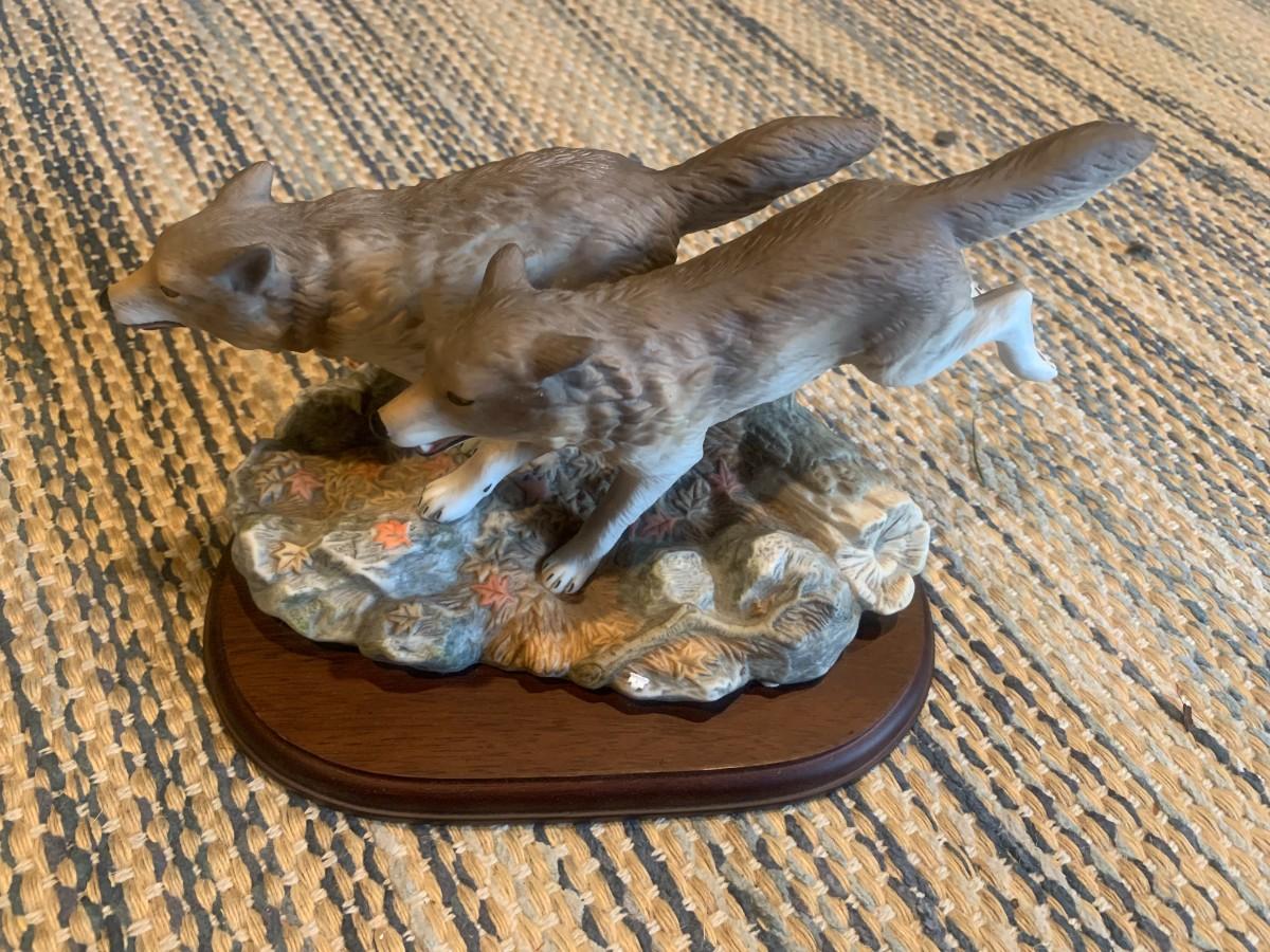 Home Interiors Wolves Figurine | EstateSales.org