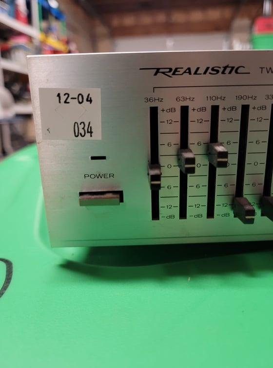 Realistic Equalizer | EstateSales.org