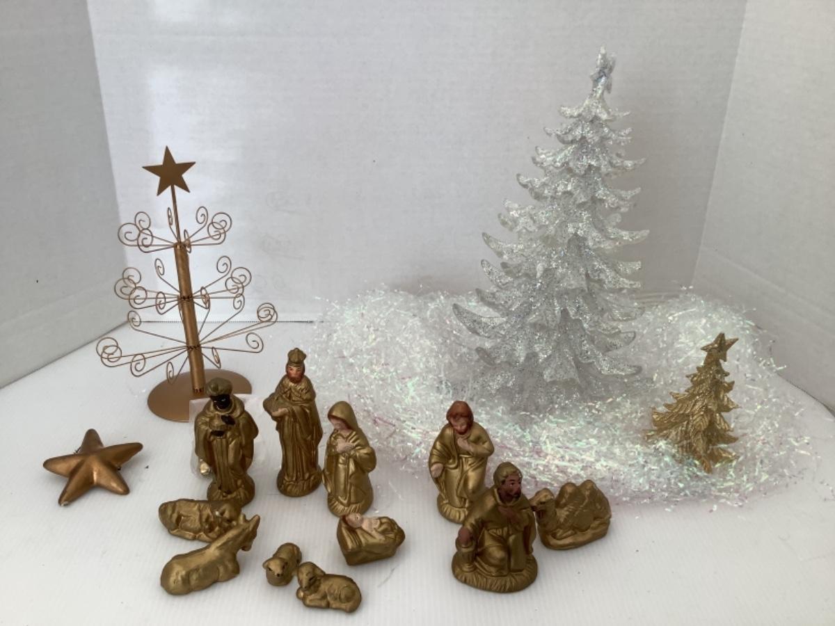 T180 Gold Nativity Set with Silver Tree | EstateSales.org