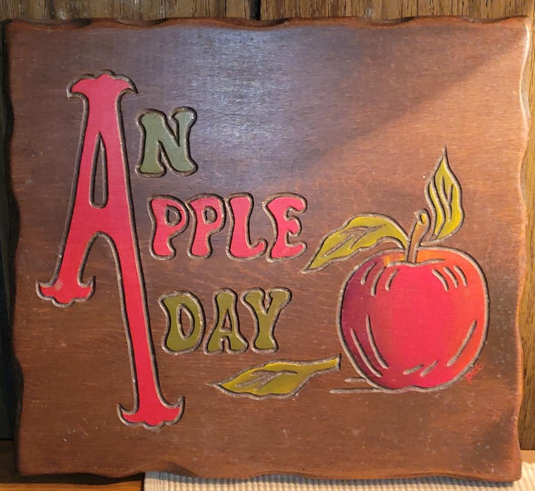 An Apple A Day Wall Decor | EstateSales.org