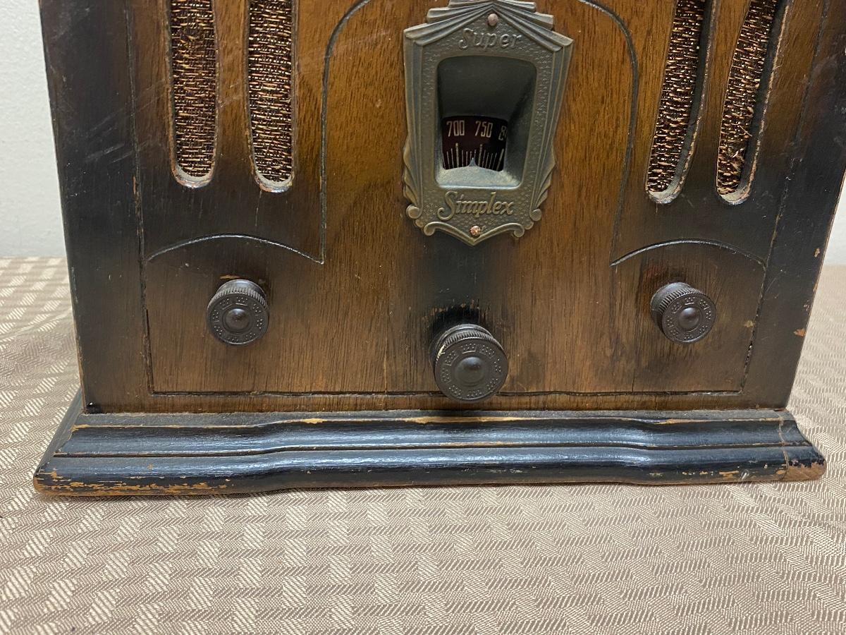 Vintage Simplex Radio Co. Table Sitting Cathedral Style Tube Radio ...