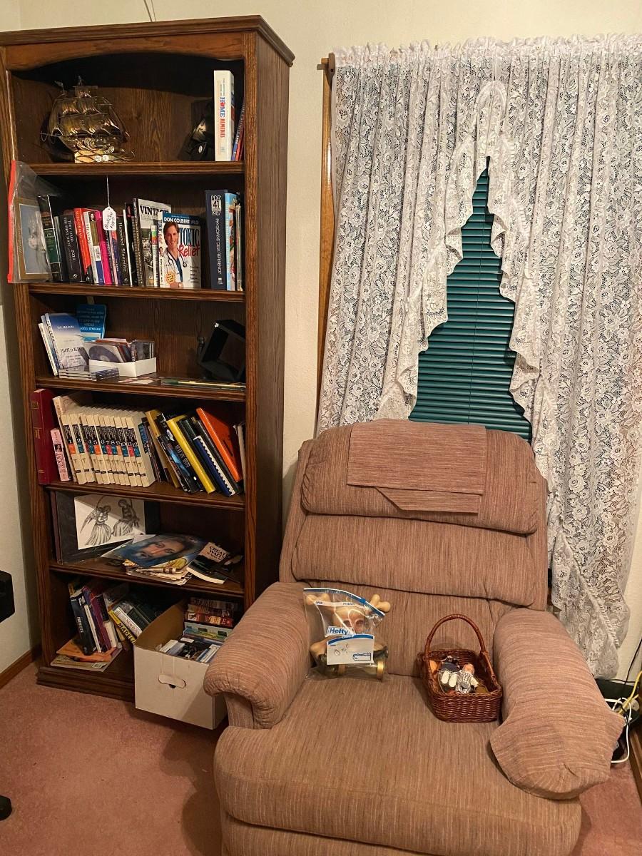 Lot 26: Office Books | EstateSales.org