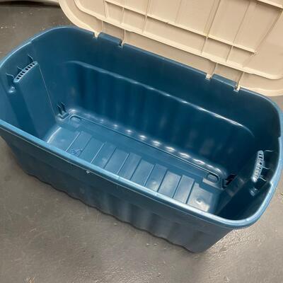 Extra Large Hinged Storage Tub BLUE w/Ivory Top | EstateSales.org