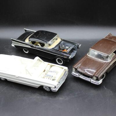 Vintage AMT Trophy Series '57 Ford 3 in 1 Model Car Kit | EstateSales.org