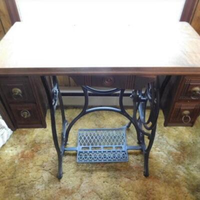Antique Treadle Sewing Machine Table with Cast Iron Base and Drop-Leaf ...