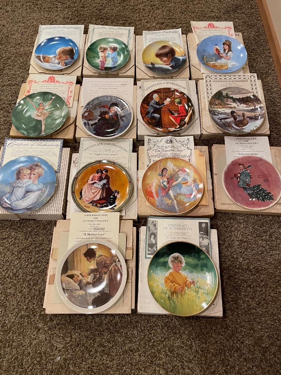 Collector plates set of 14 | EstateSales.org
